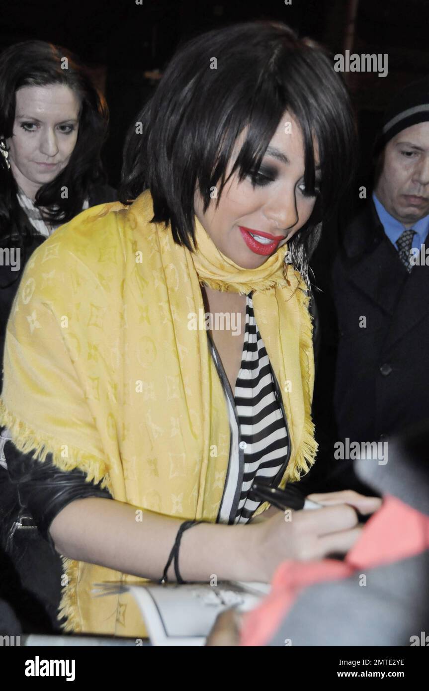 Actress Raven-Symone appears to have had a wardrobe malfunction when ...