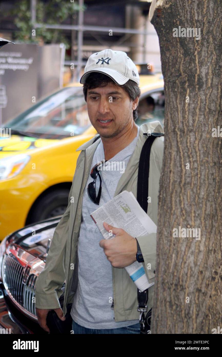 Ray Romano is a true Yankees fan, pointing it out on his hat while ...