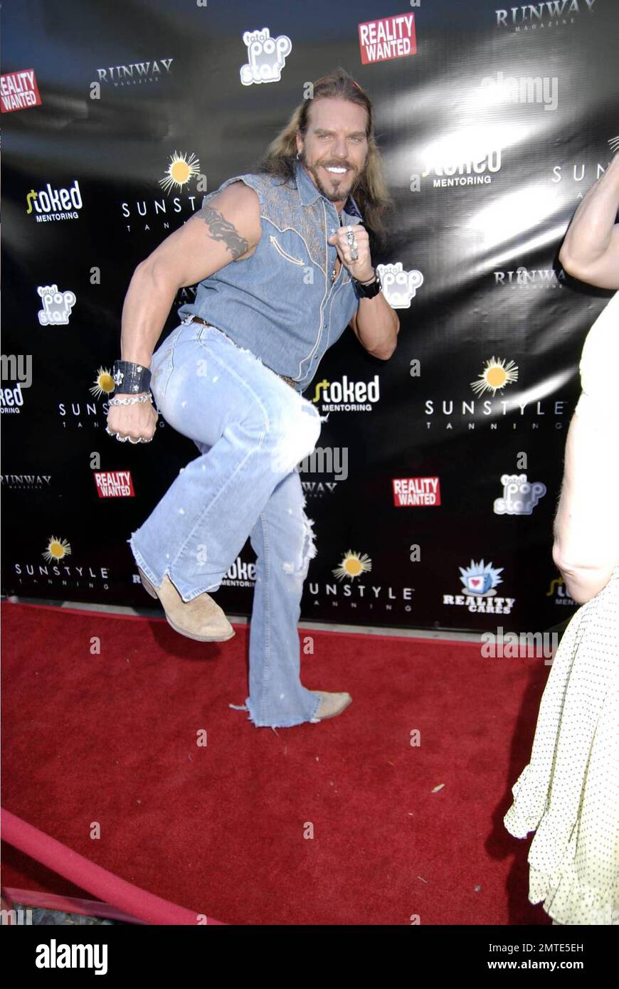 "American Gladiators" star Hollywood "Wolf" Taylor arrives at the ...