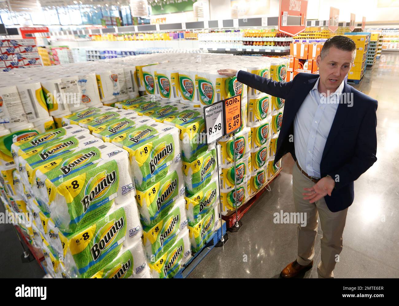 Brendan Proctor, the U.S. chief executive of Lidl, points out store ...