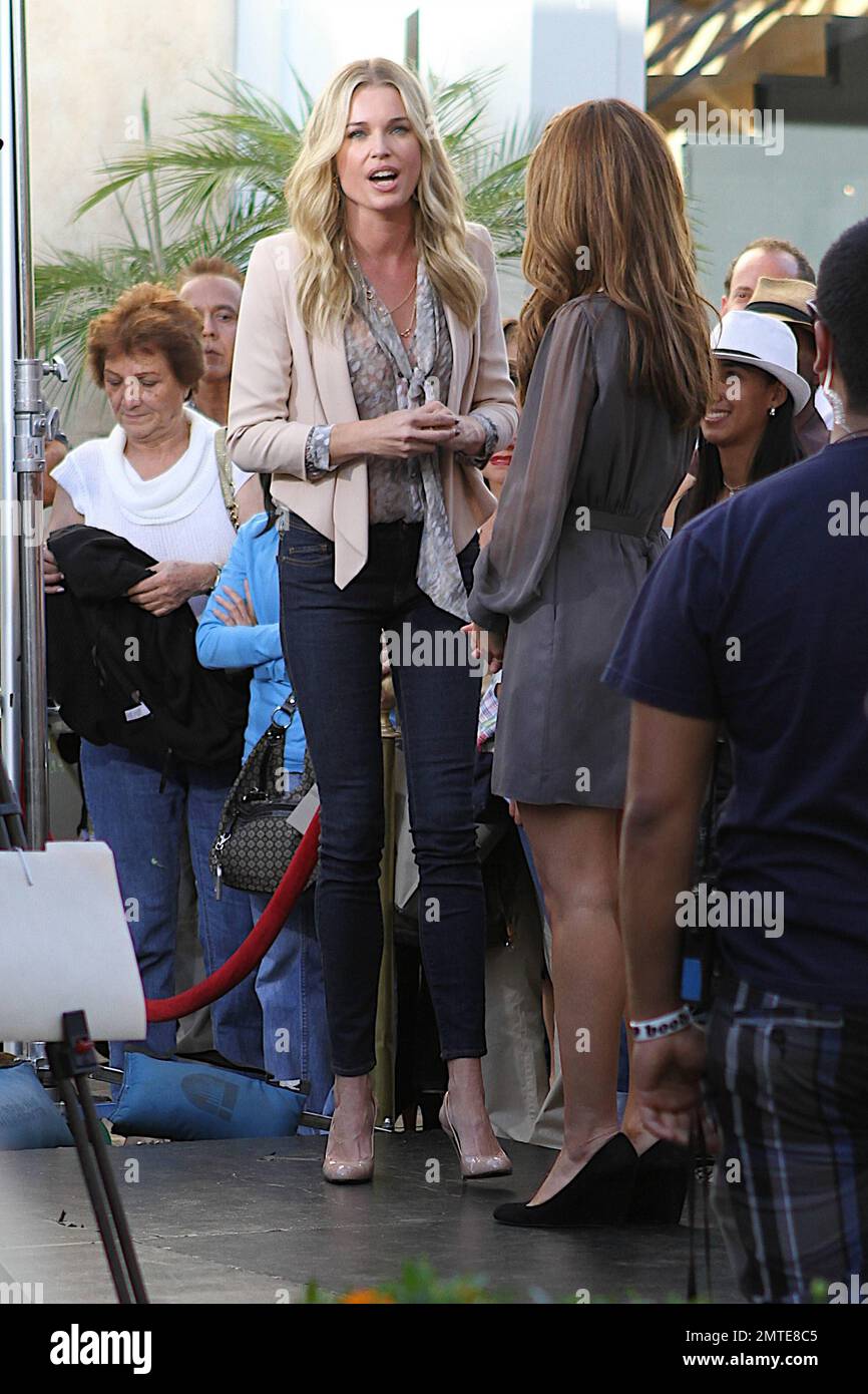 Actress Rebecca Romijn arrives at the Grove for a taping of 'Extra' TV ...