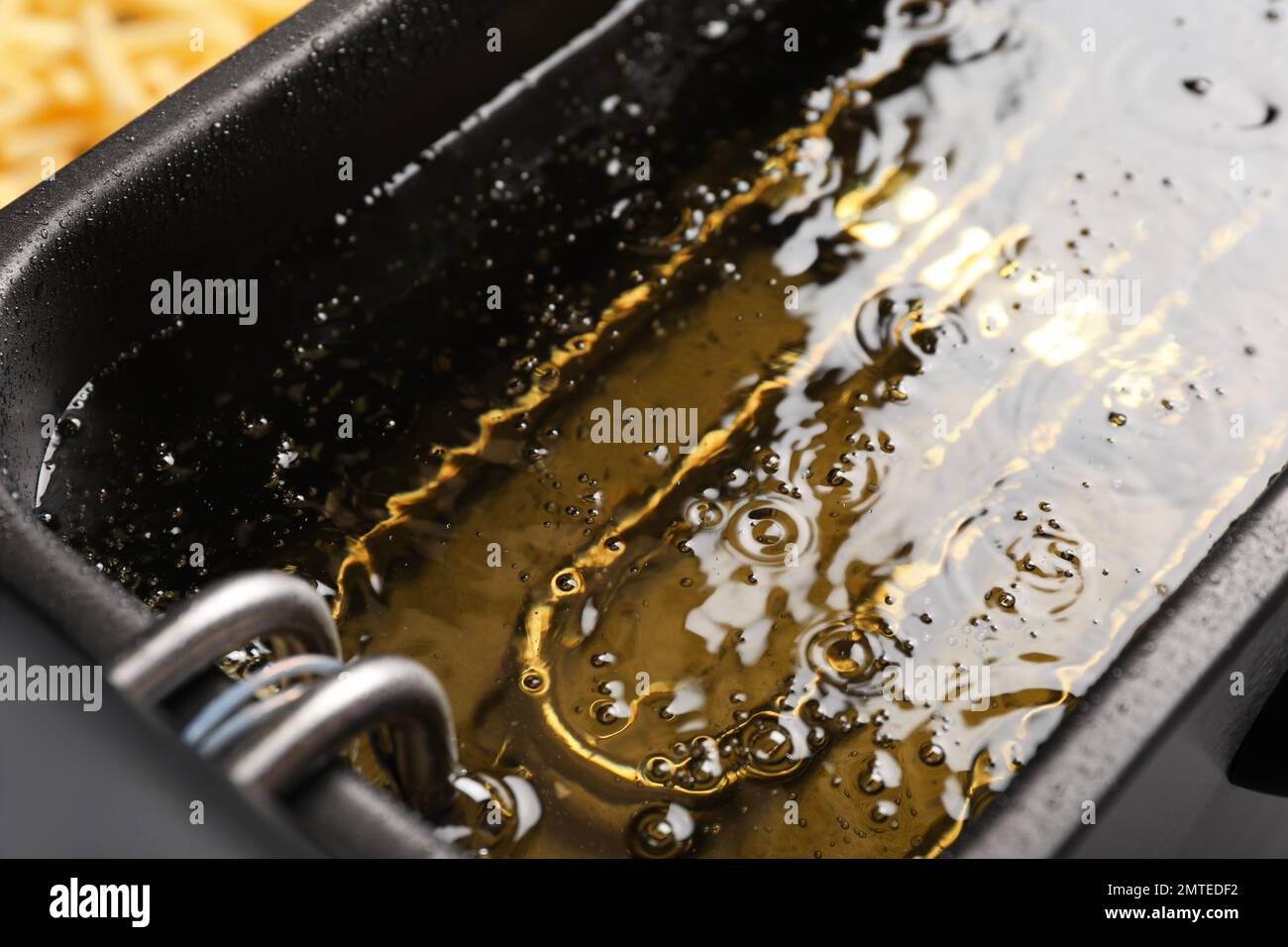 Hot cooking oil hi-res stock photography and images - Alamy