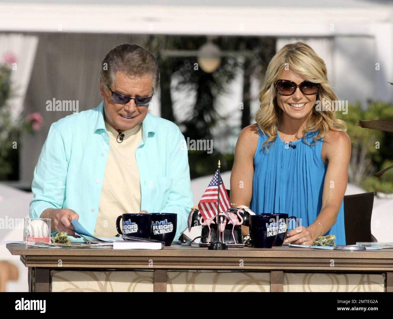 Kelly Ripa and Regis Philbin host their talk show "Live with Regis and ...