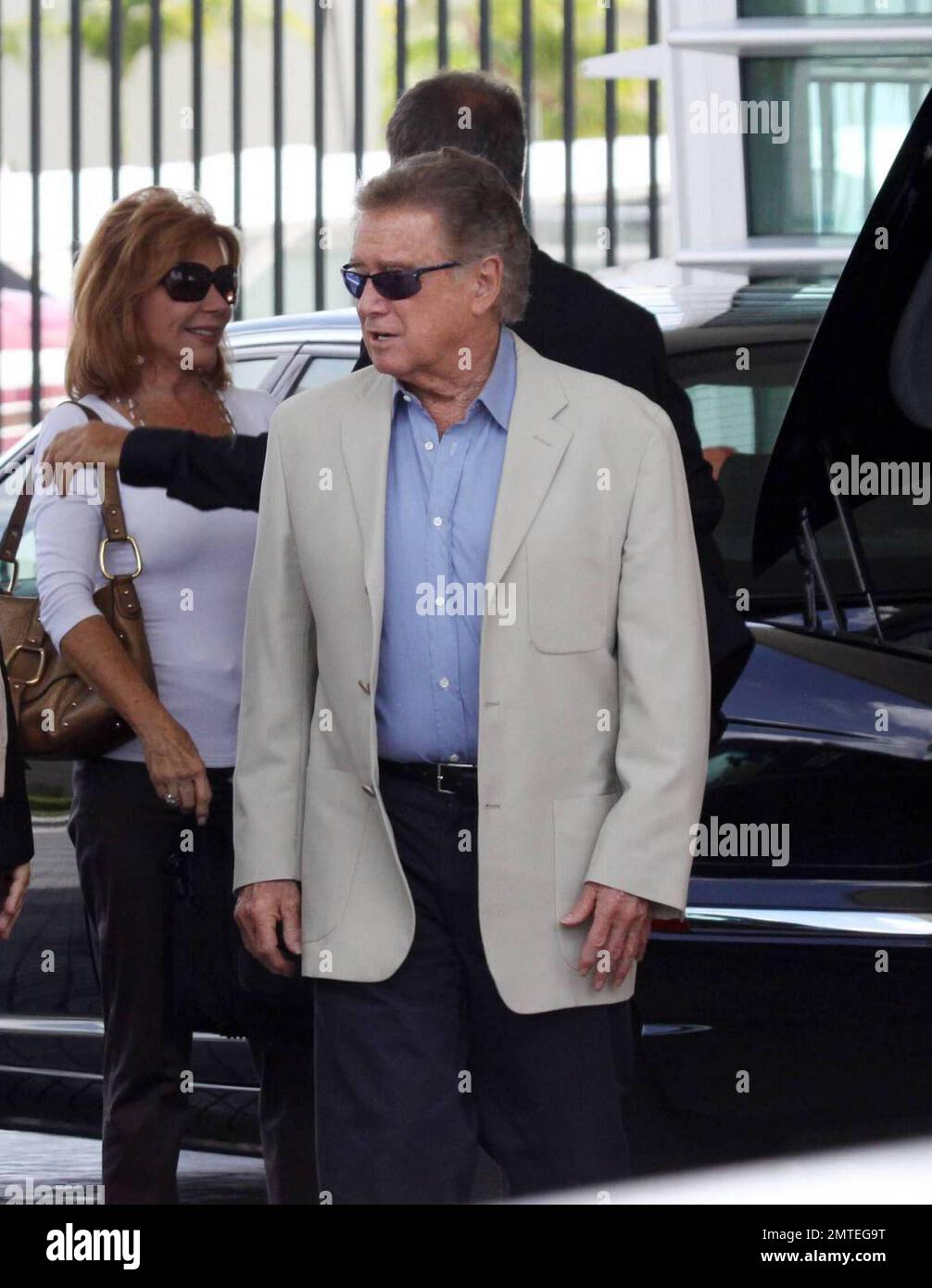 Host live with regis and kelly taping hi-res stock photography and ...