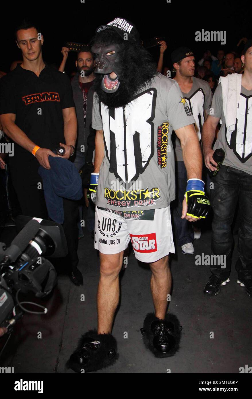 Busty glamor model Katie Price (aka Jordan) dons tight PVC trousers ...