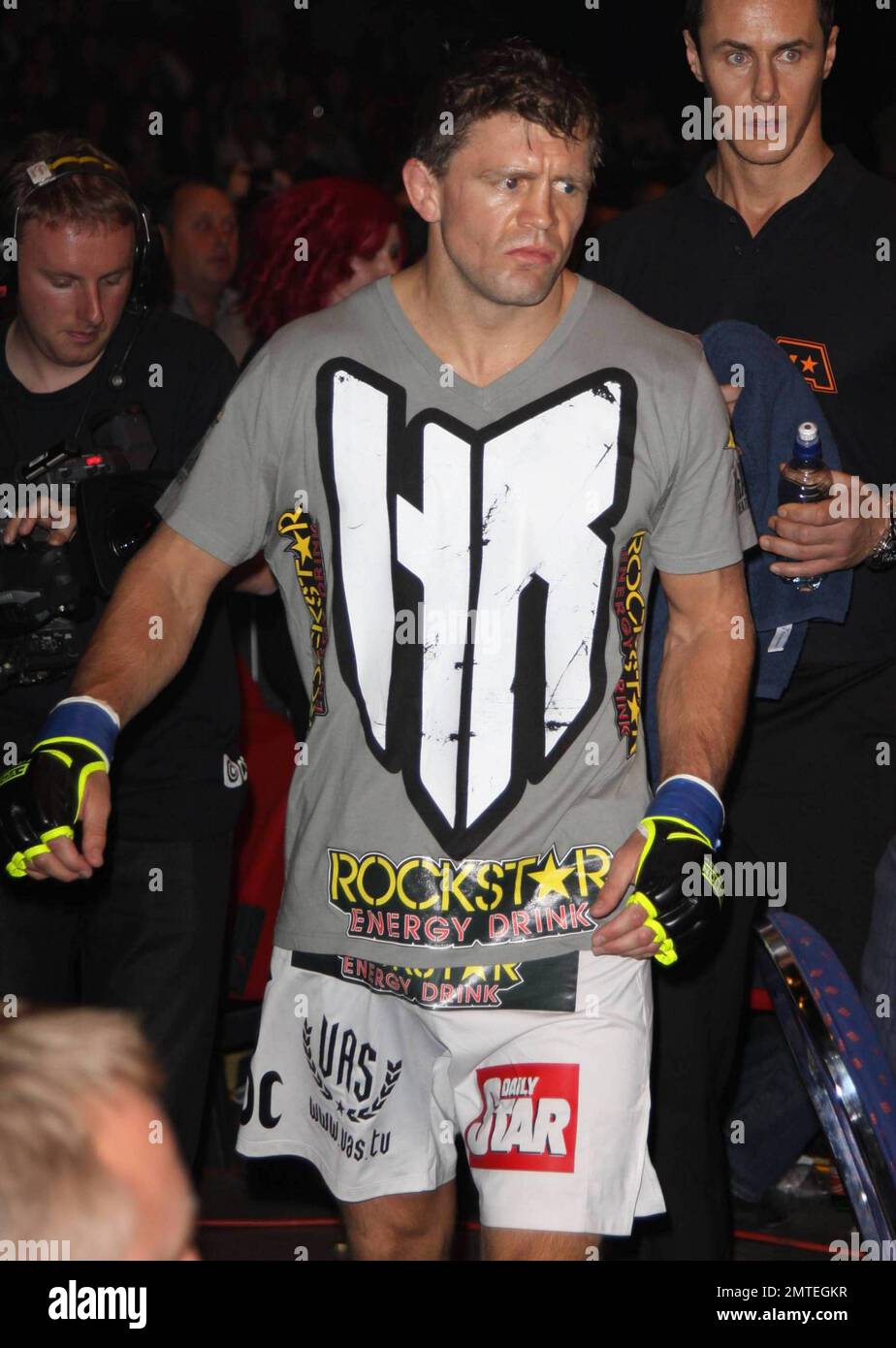 Busty glamor model Katie Price (aka Jordan) dons tight PVC trousers ...