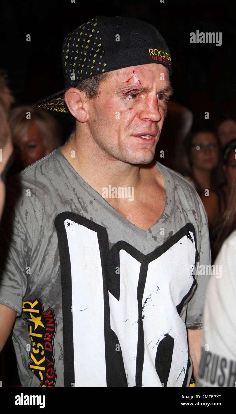 Former MMA fighter Alex Reid and opponent Tom 'Kong' Watson fight it ...