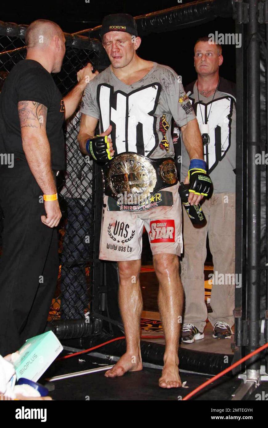 Former MMA fighter Alex Reid and opponent Tom 'Kong' Watson fight it ...