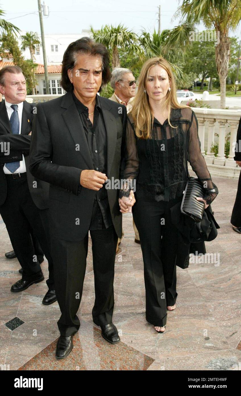 El puma singer hi-res stock photography and images - Alamy