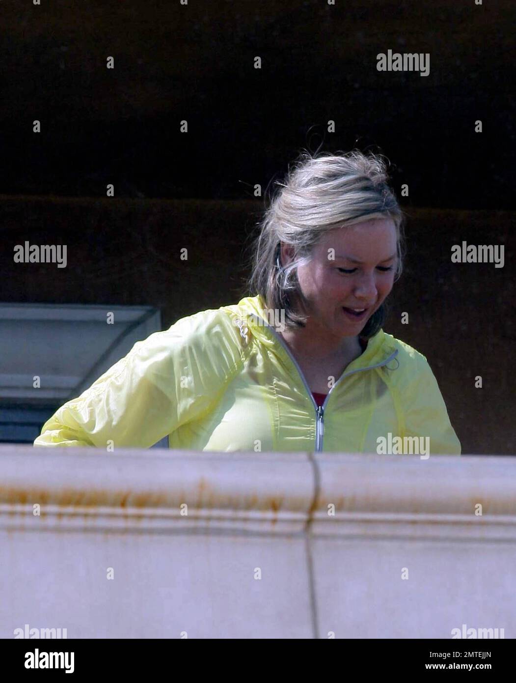 Renee Zellweger and Nathan Fillion film on the set of their new film ...