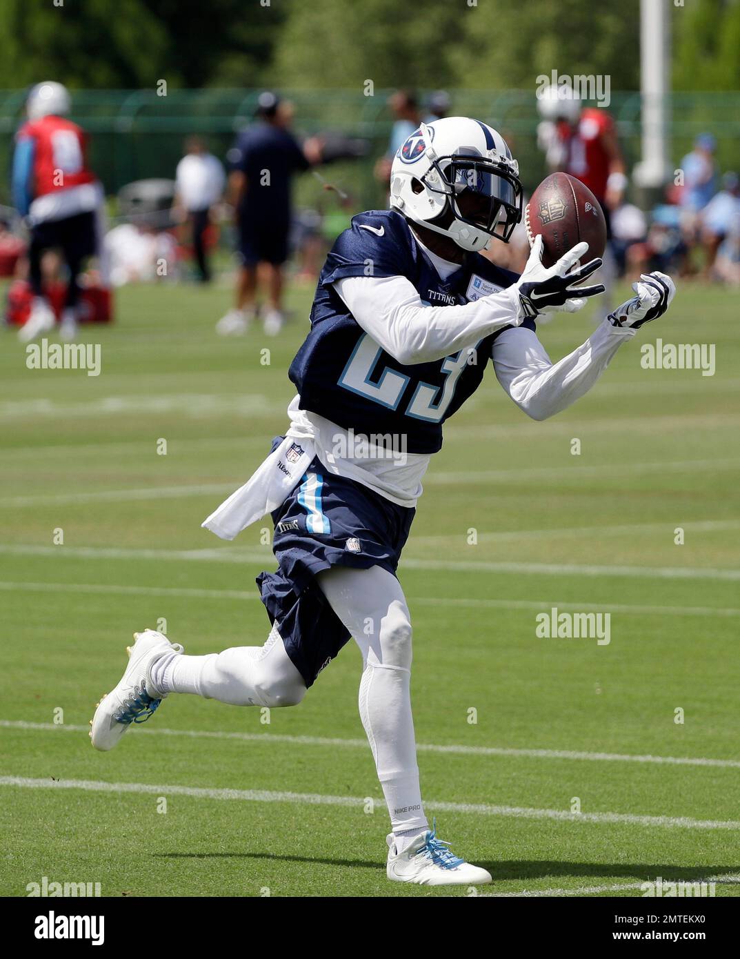 Tennessee Titans cornerback Brice McCain runs a drill during NFL ...