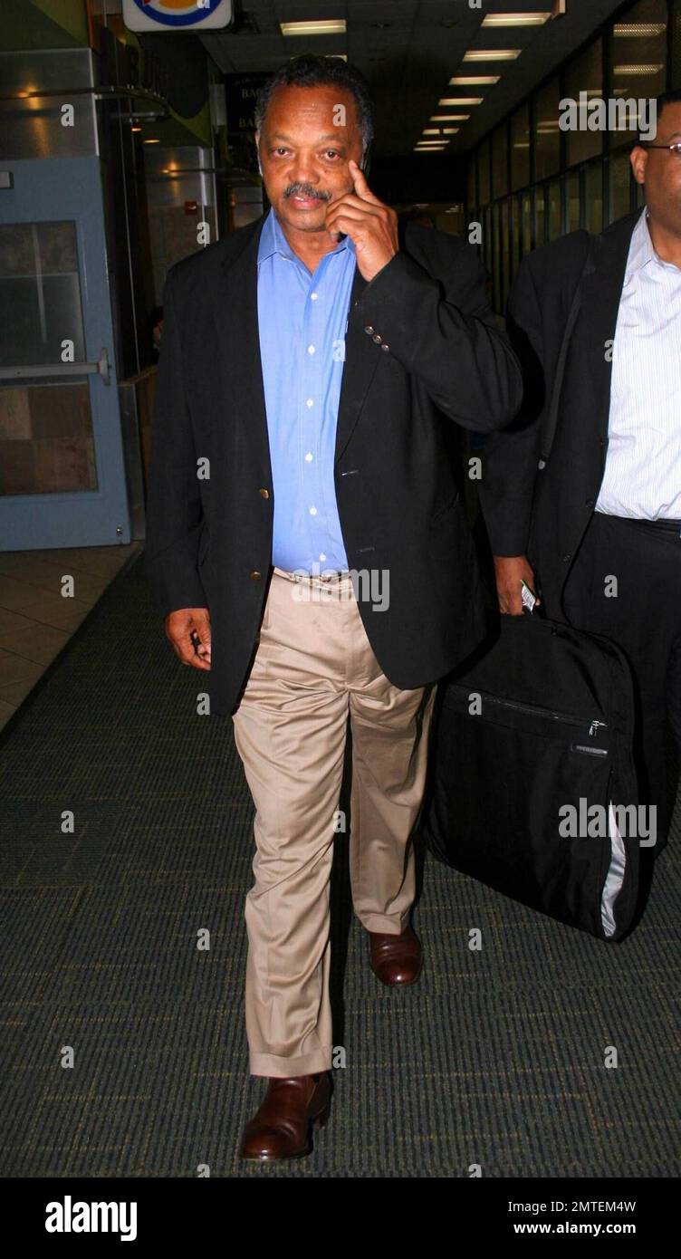 EXCLUSIVE!! Rev Jesse Jackson arrives at the airport. Miami, FL. 9/19 ...