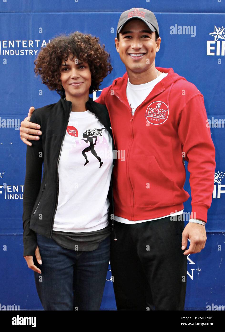Halle Berry and Mario Lopez at the 19th Annual EIF Revlon Run/Walk For ...
