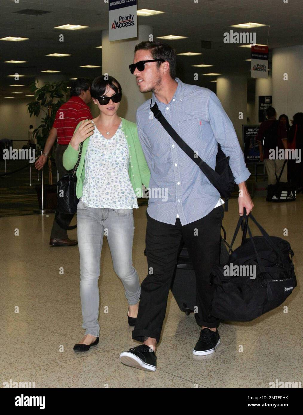 - EXCLUSIVE!! Christina Ricci and her new boyfriend Curtis Buchanan had ...