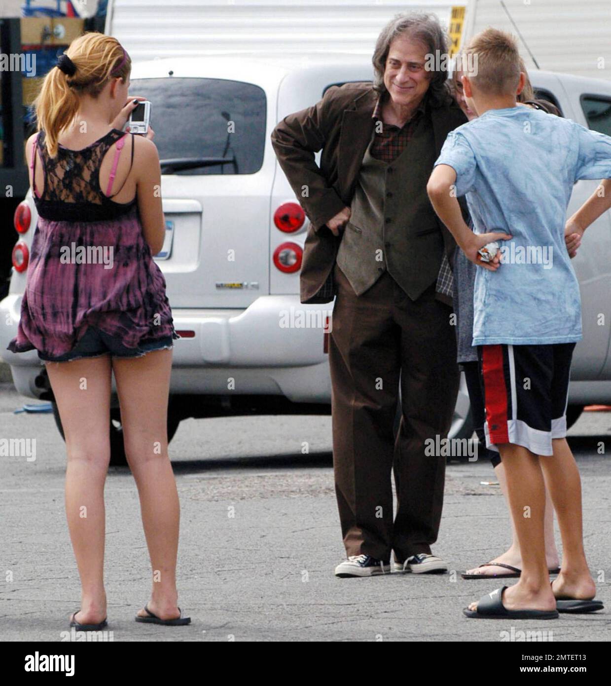 EXCLUSIVE!! Comedian and actor Richard Lewis wears a baggy brown suit ...