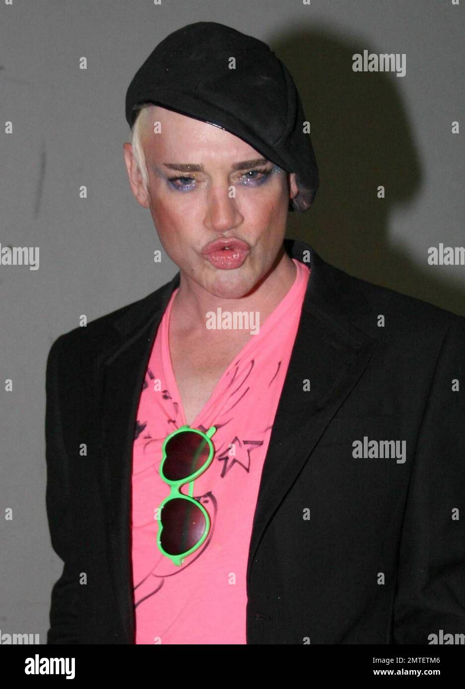EXCLUSIVE!! - Richie Rich checks out the goods on an interesting ...