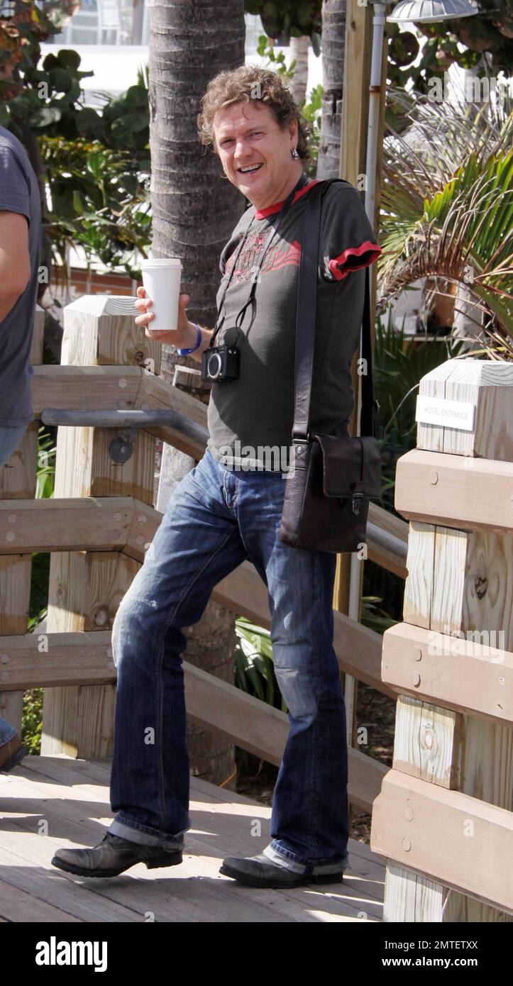 EXCLUSIVE!! Def Leppard drummer, Rick Allen, takes a stroll on the ...