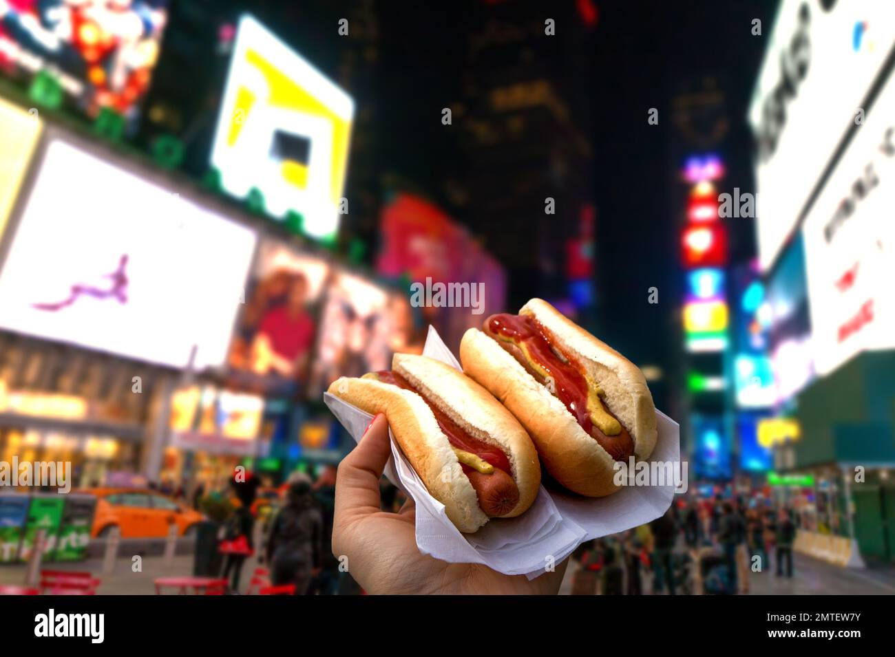 Hot dog truck nyc hi-res stock photography and images - Alamy