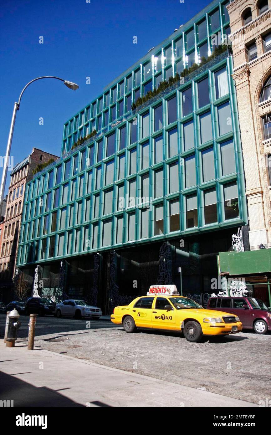 Latino popstar Ricky Martin has reportedly purchased a $7 million condo ...