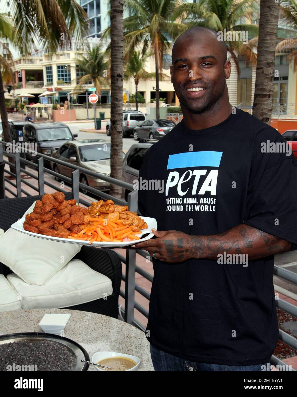 EXCLUSIVE!! Miami Dolphins running back and vegetarian Ricky Williams ...