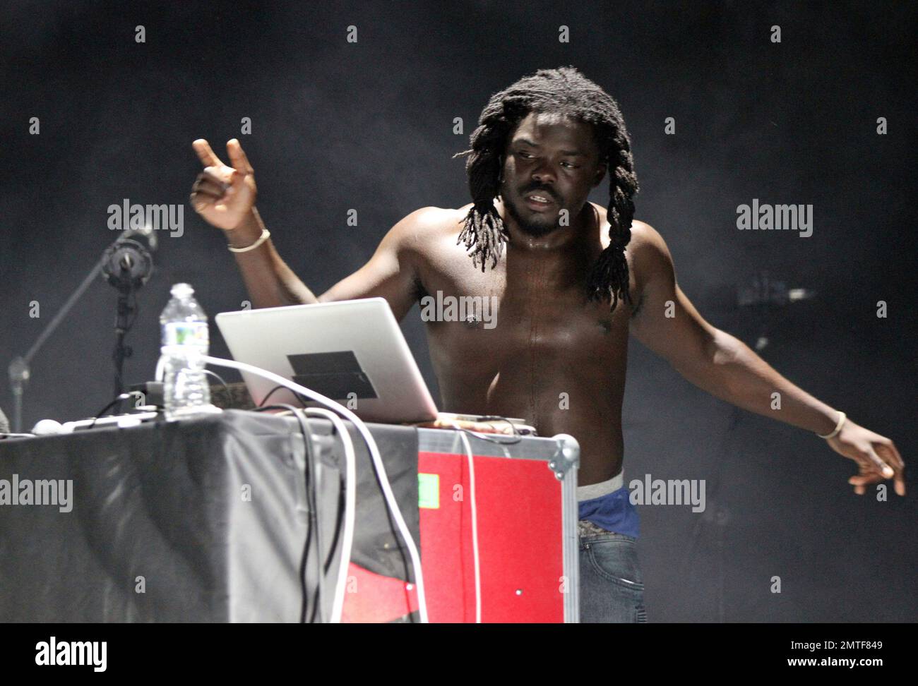 DJ Oreo performs with Chance the Rapper at Lakewood Amphitheatre on ...