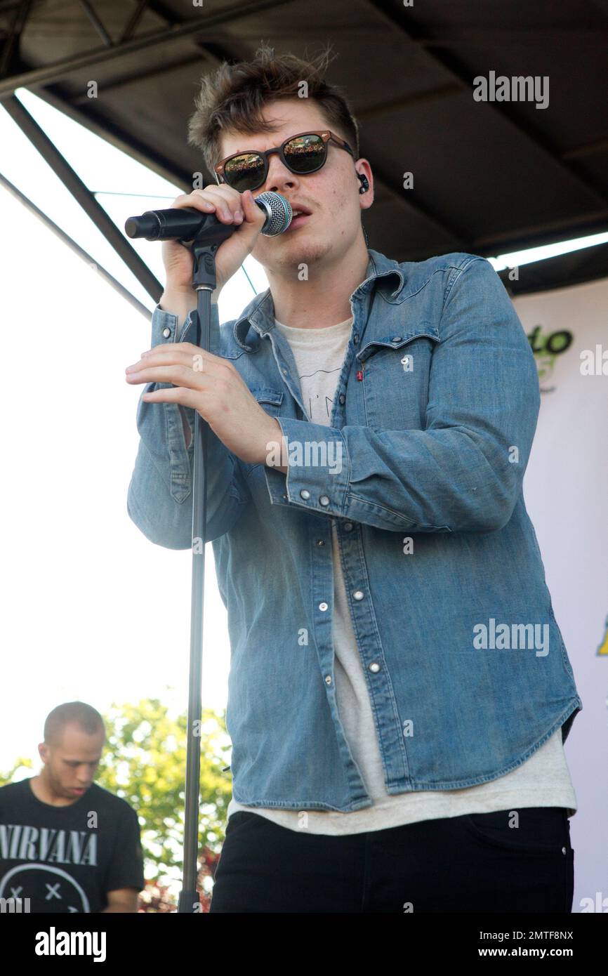 Kevin Garrett performs in concert during night two of the Radio 104.5 ...