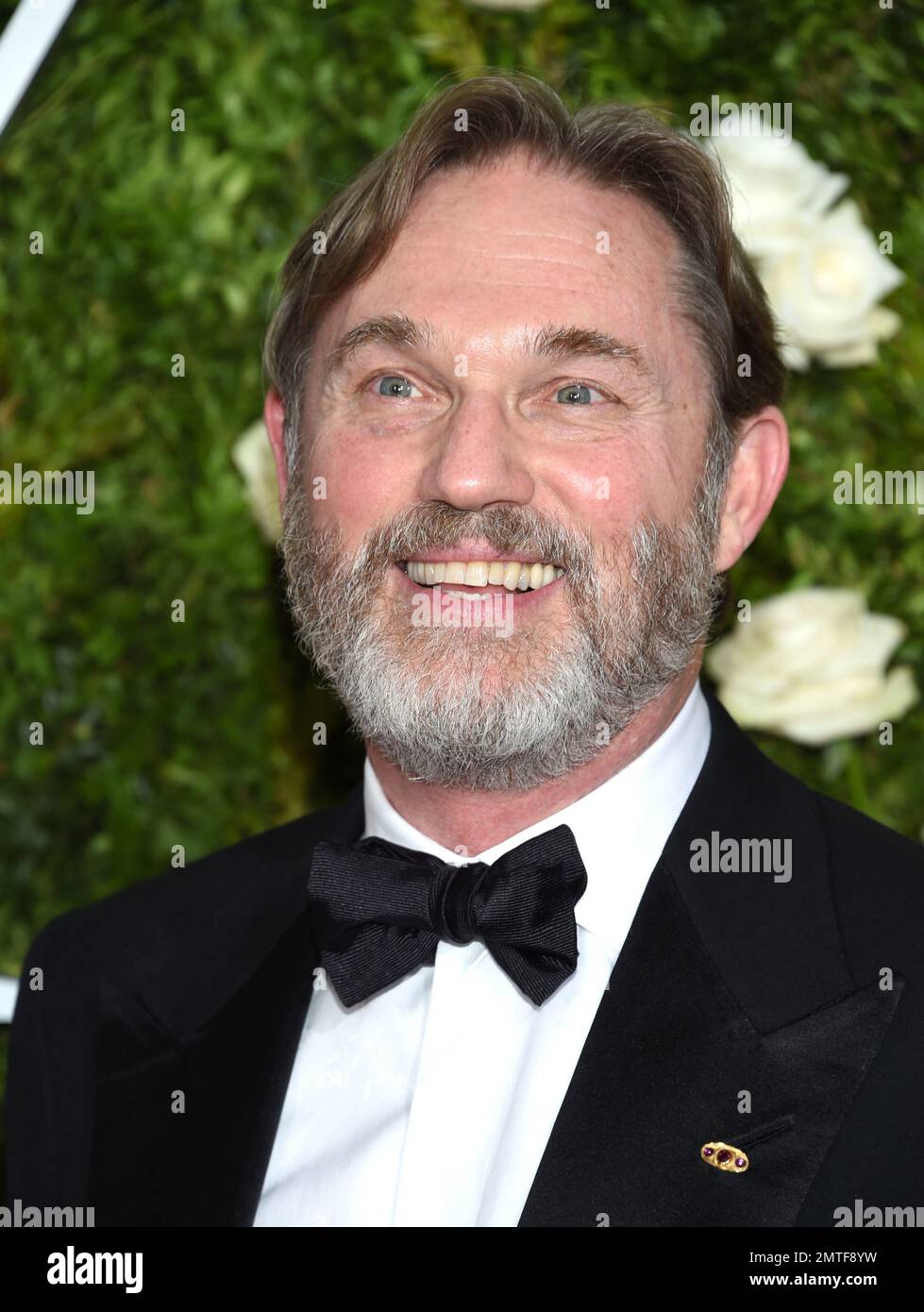 Richard Thomas arrives at the 71st annual Tony Awards at Radio City ...
