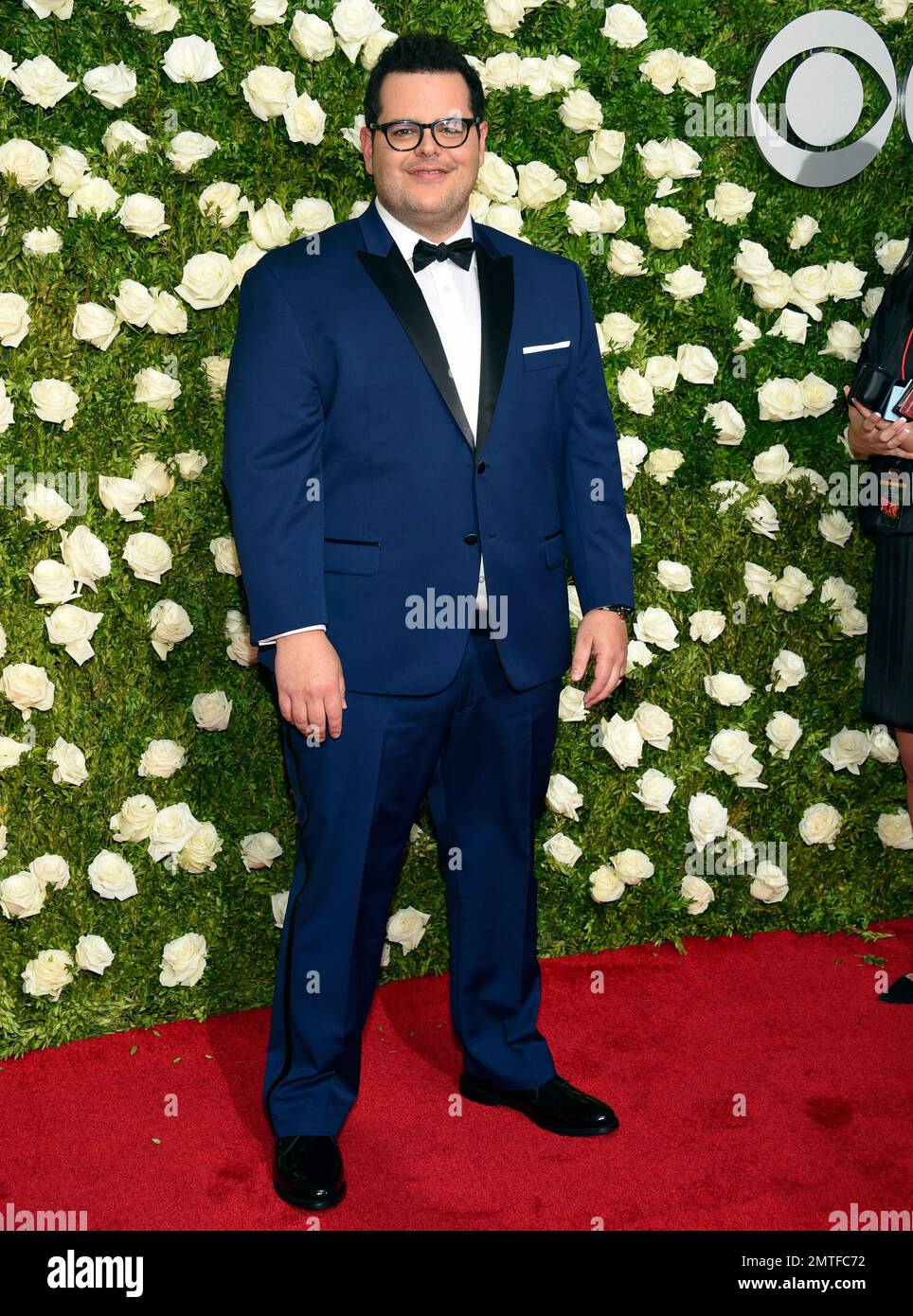 Josh Gad arrives at the 71st annual Tony Awards at Radio City Music ...