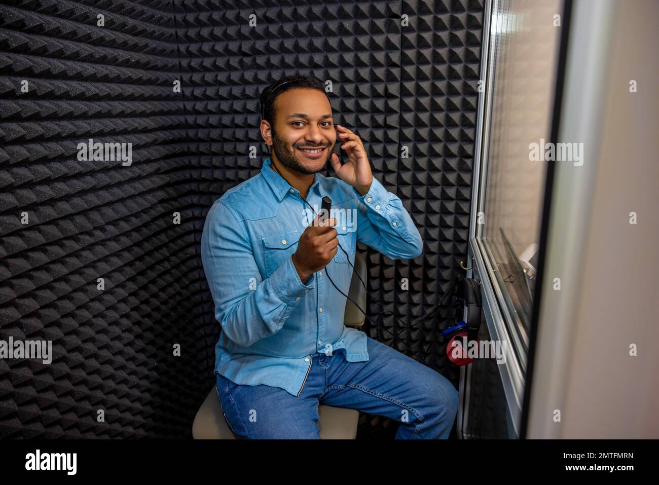 Hearing woman funnel hi-res stock photography and images - Alamy