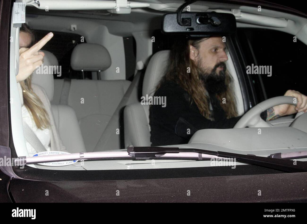 Rob Zombie and wife Sheri Moon Zombie leave the restaurant Madeos and ...