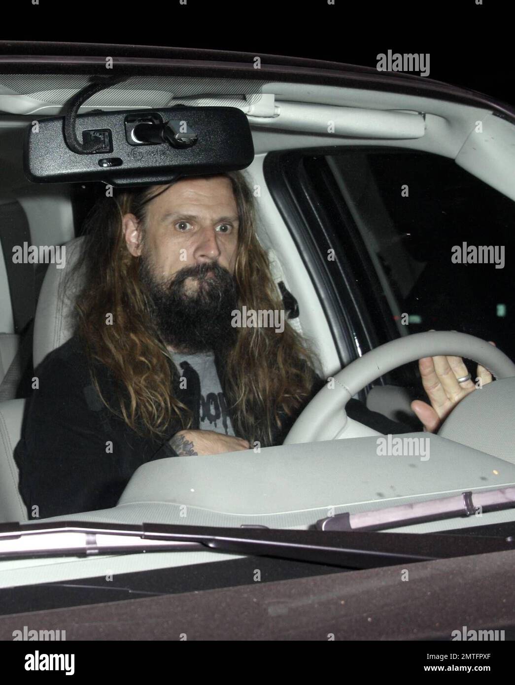 Rob Zombie and wife Sheri Moon Zombie leave the restaurant Madeos and ...