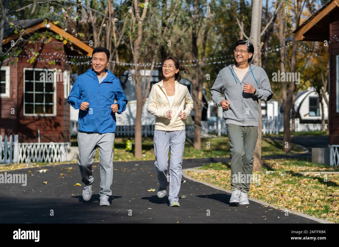 Elderly men running hi-res stock photography and images - Alamy