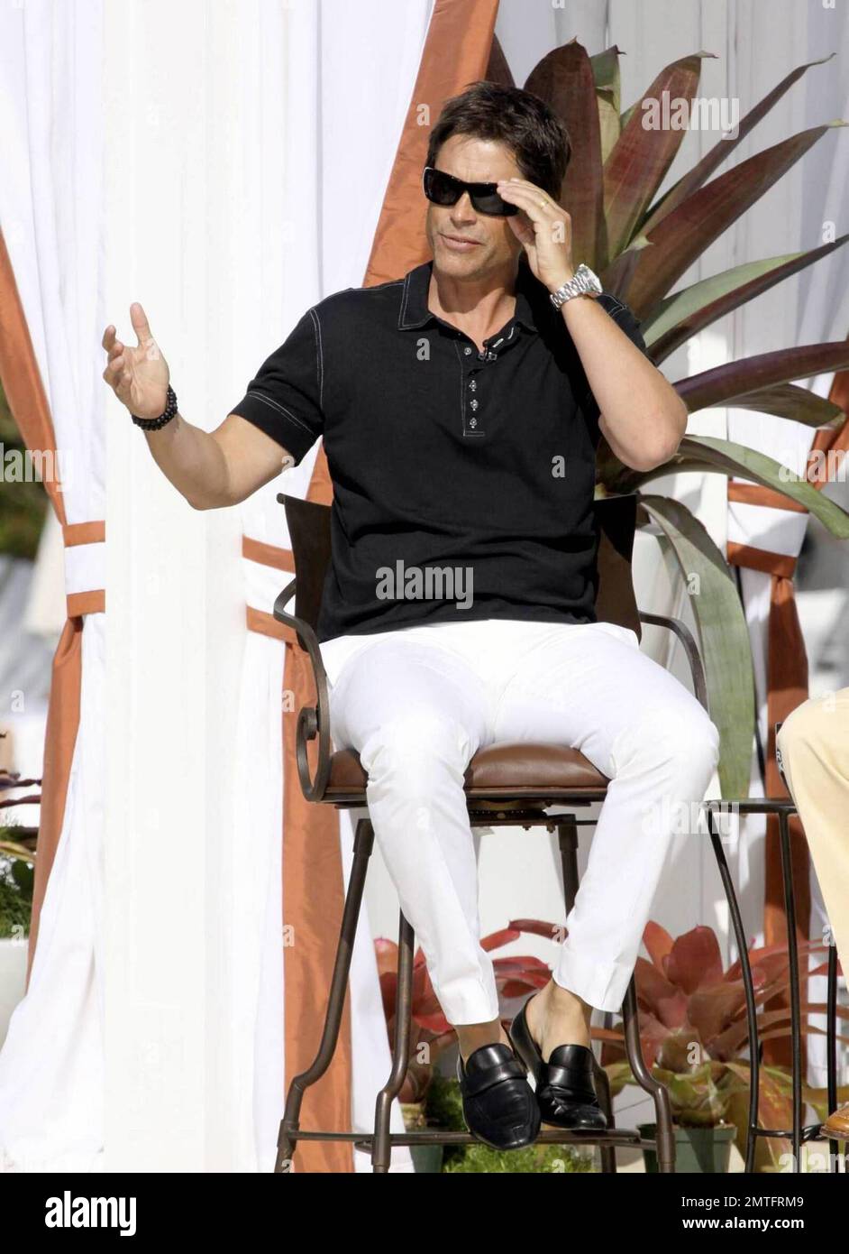 "Brothers & Sisters" star Rob Lowe appears live on "Live with Regis and ...