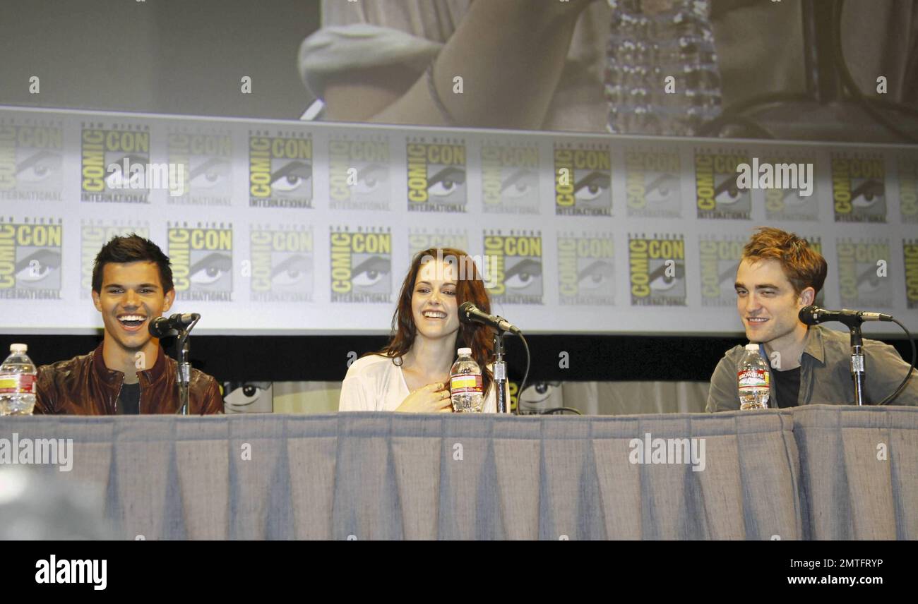 Kristen stewart cast twilight saga hi-res stock photography and images ...