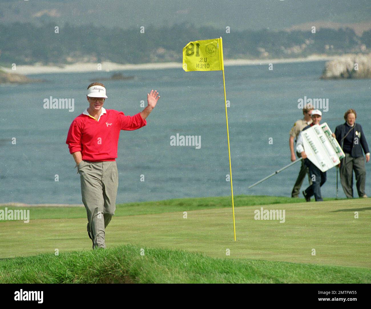 FILE - In this June 22, 1992, file photo, Tom Kite strolls up to the ...
