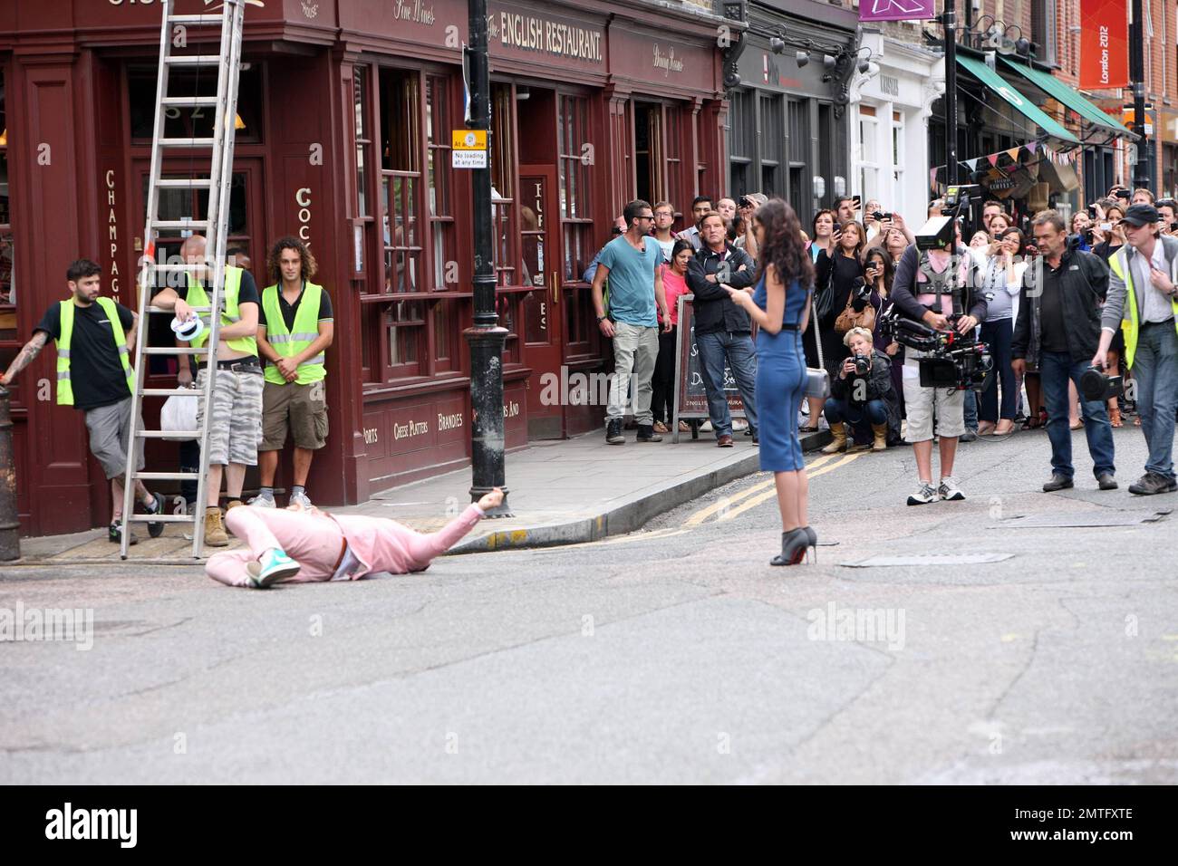 Kaya scodelario and robbie williams hi-res stock photography and images ...