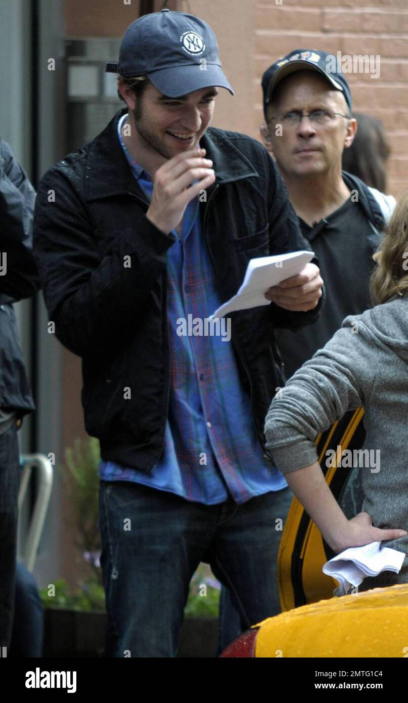 "Twilight Saga: New Moon" star Robert Pattinson films scenes on the set of his new project ...