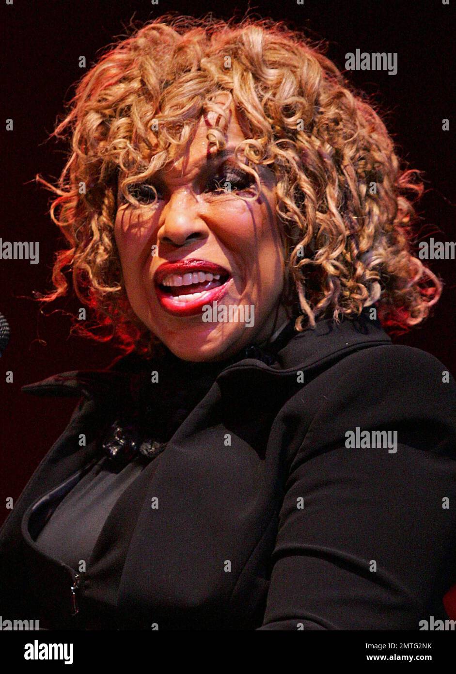 Roberta Flack performs live in concert at Seminole Hard Rock Live in ...