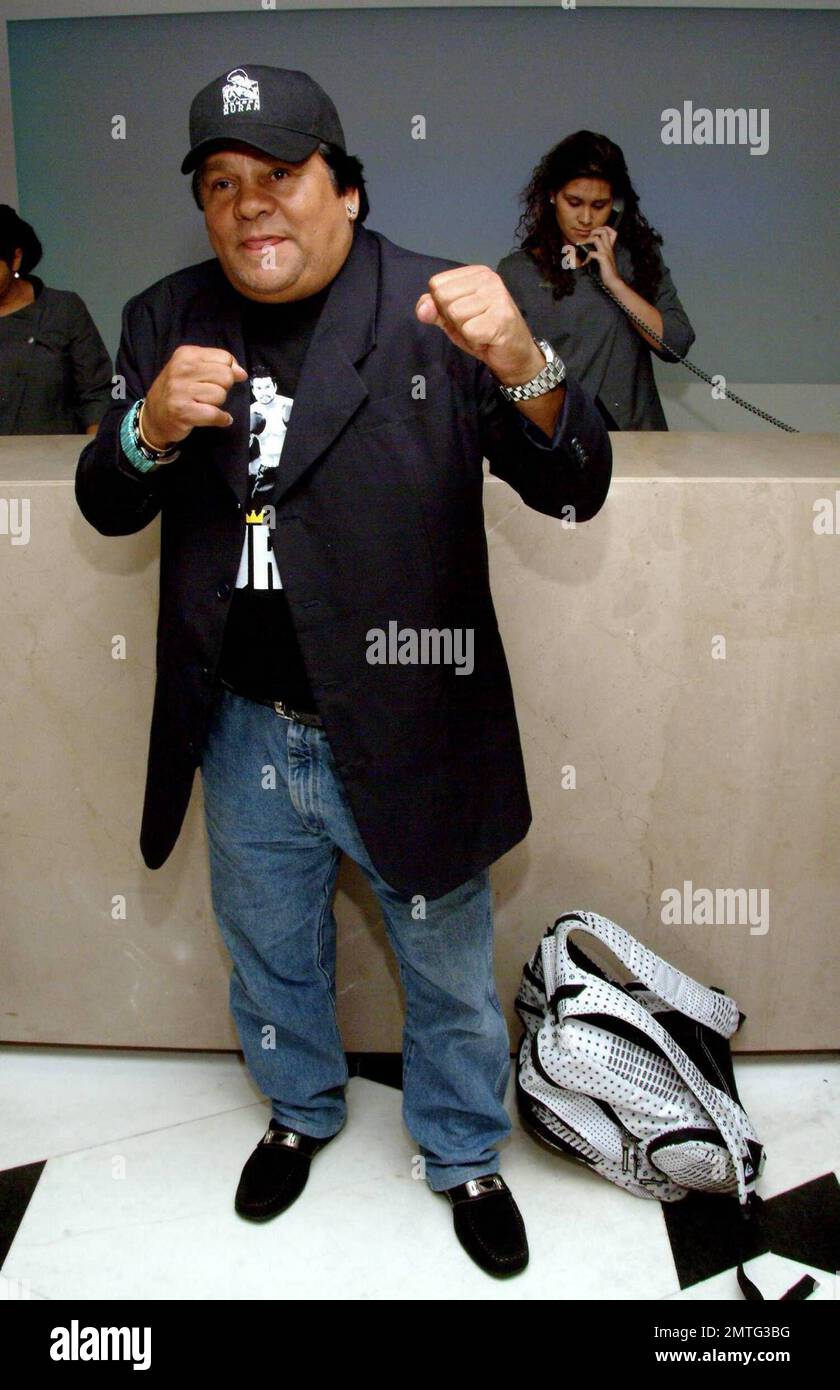 Legendary boxer Roberto Duran (aka "Manos de Piedra" or "Hands of Stone ...