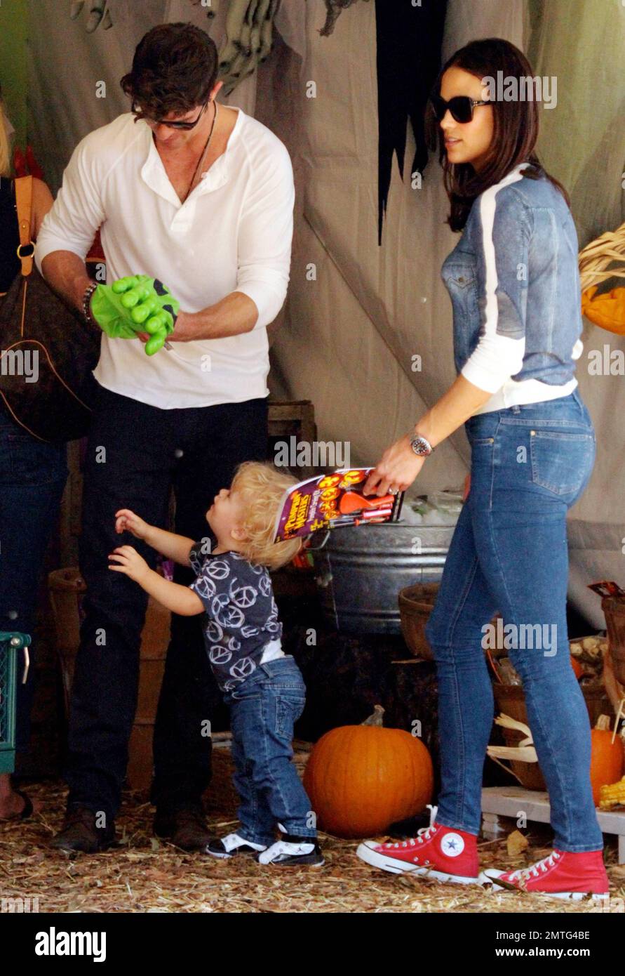 Grammy Award-winning R&B singer Robin Thicke along with his actress ...