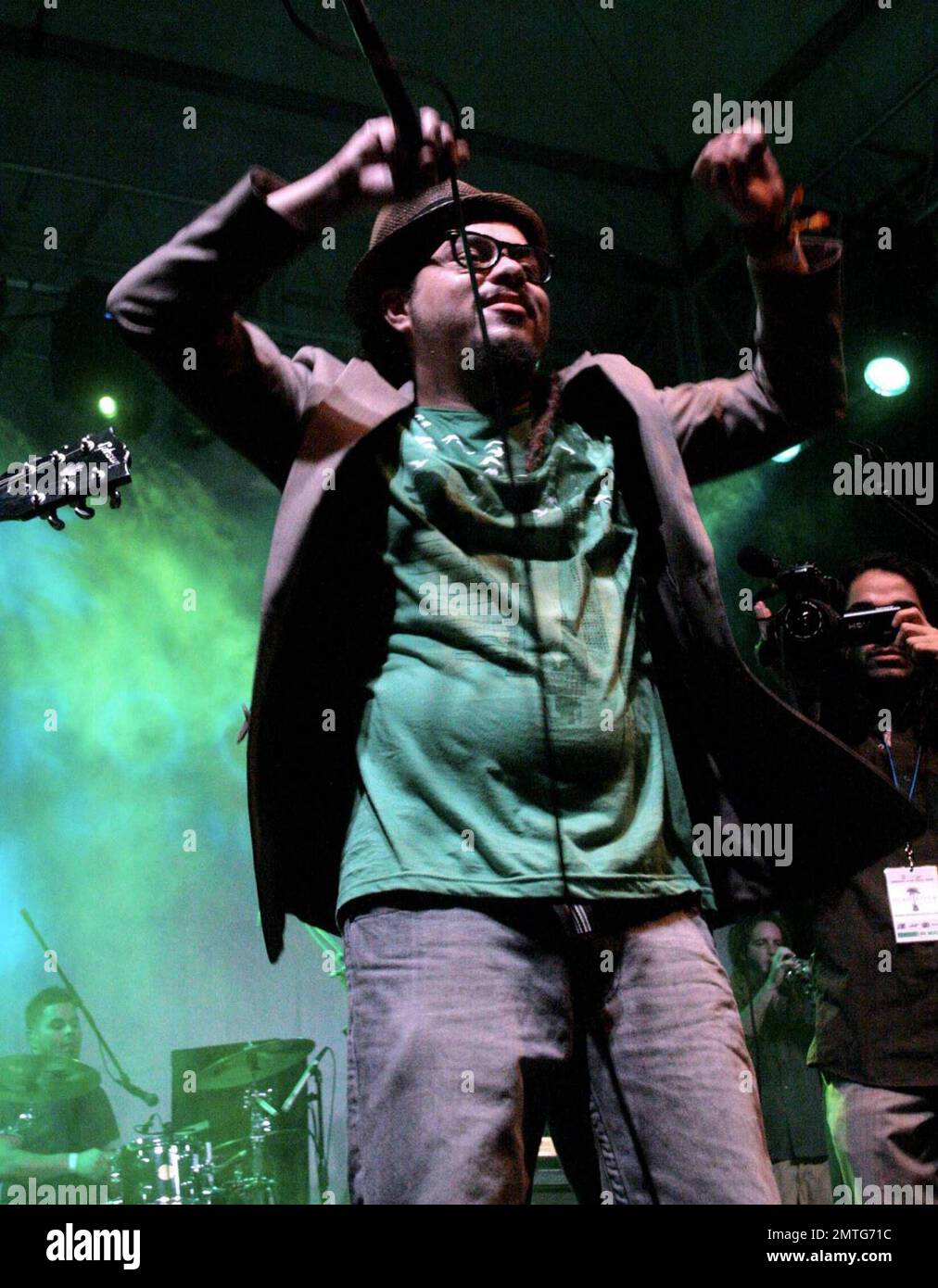 Locos por Juana performs live at the Miami Rock en Espanol Festival ...