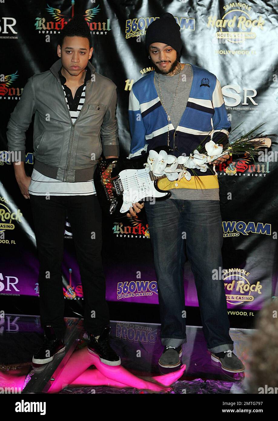 Guitar heros hi-res stock photography and images - Alamy