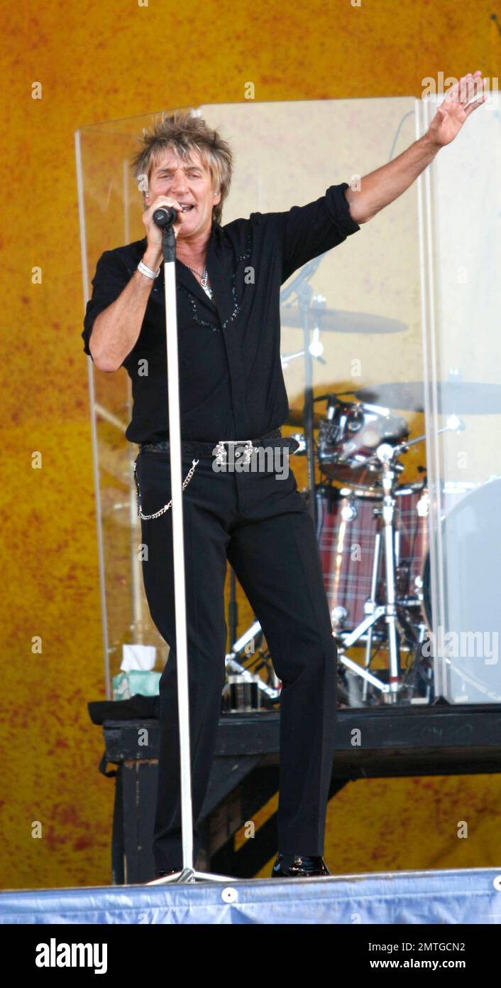 Veteran rocker Rod Stewart performs at the New Orleans Jazz Fest. 4/28 ...