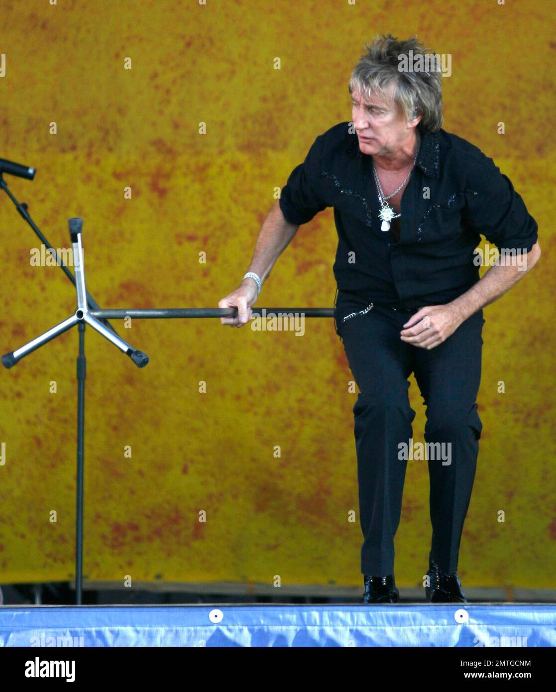 Veteran rocker Rod Stewart performs at the New Orleans Jazz Fest. 4/28 ...