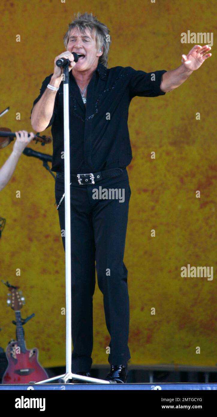 Veteran rocker Rod Stewart performs at the New Orleans Jazz Fest. 4/28 ...