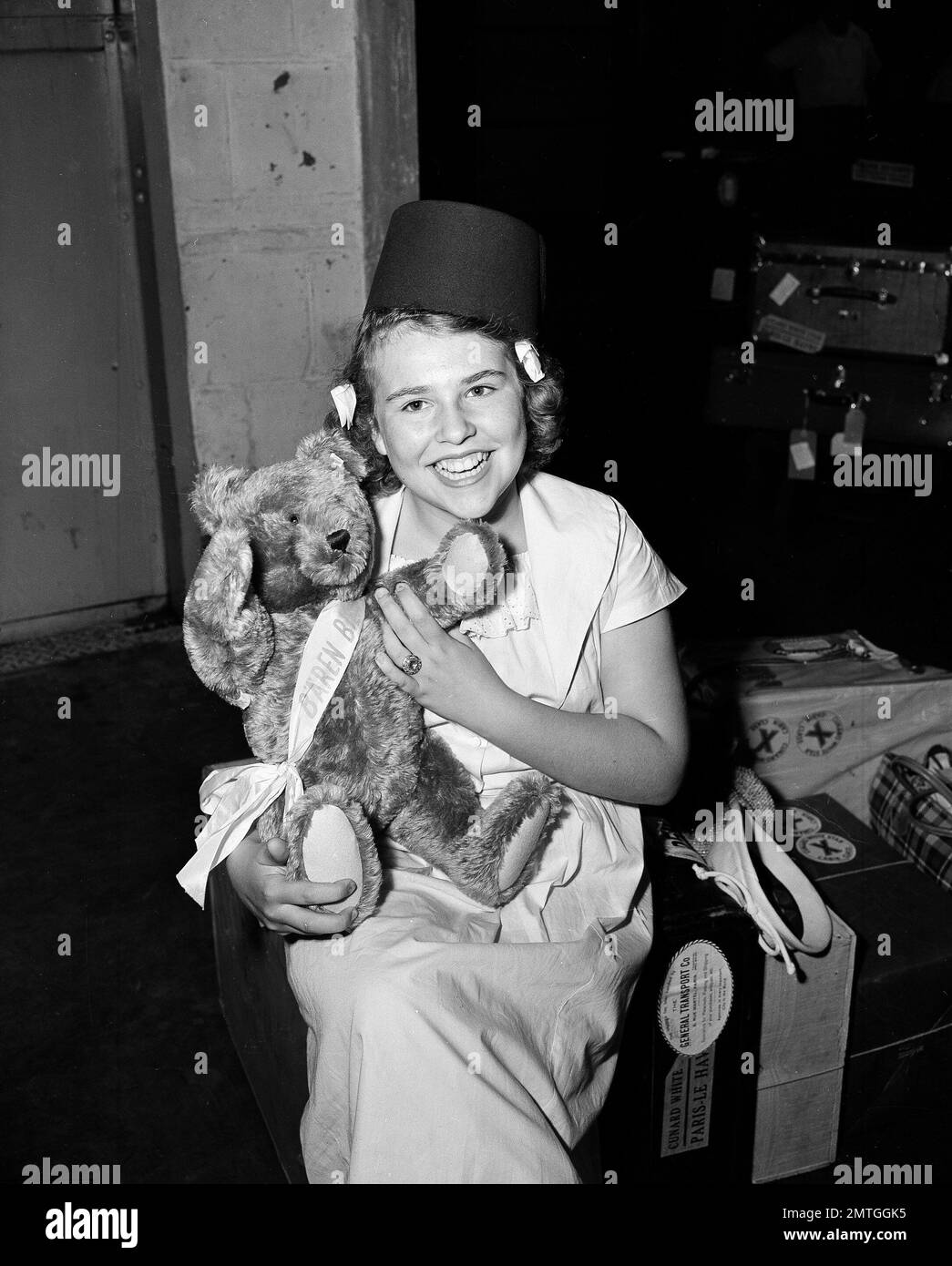 Eloise Saperstein, 13-year-old daughter of Abe Saperstein of Chicago ...