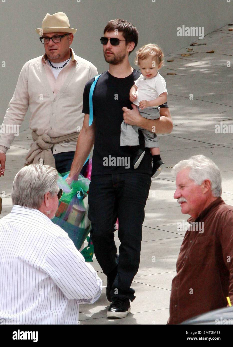 Tobey Maguire Father Name