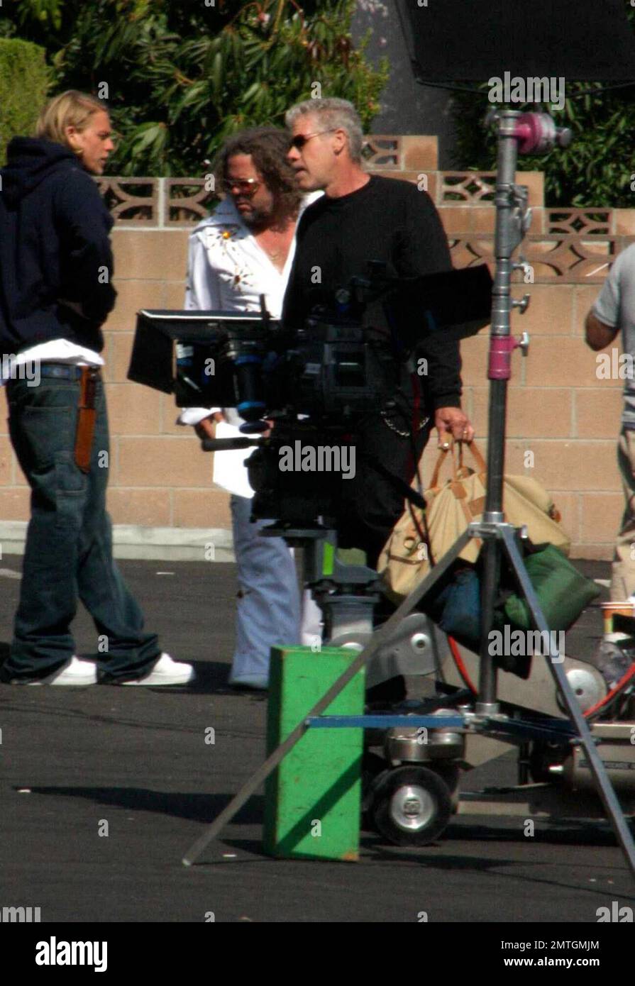 Exclusive!! Actor and Director Ron Perlman shoots a new film on set in ...