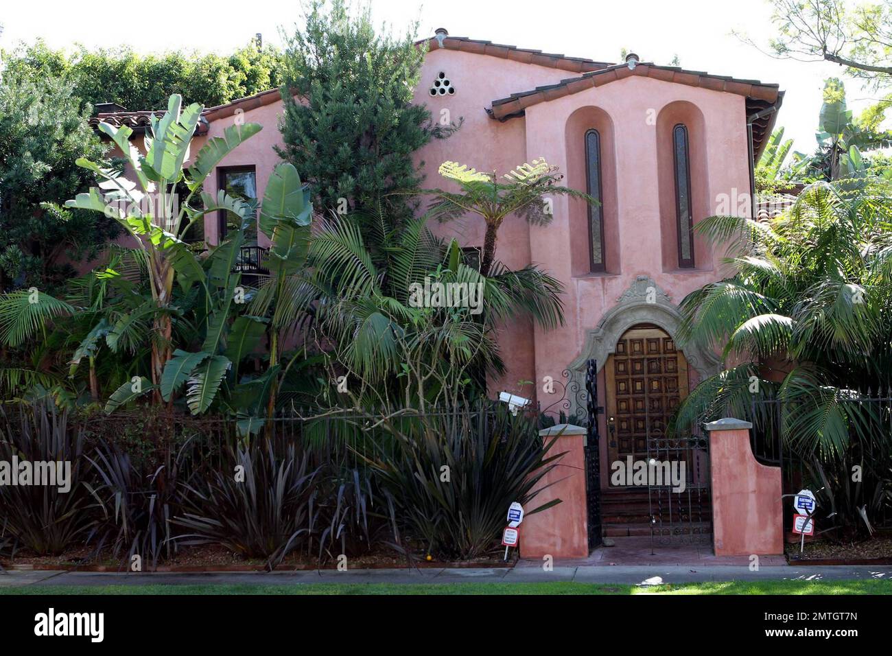 EXCLUSIVE!! Actress Rose McGowan has placed her Los Feliz home on the ...