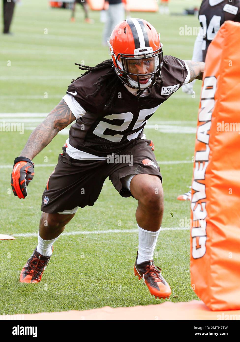 Cleveland Browns' Calvin Pryor runs though drills during the team's ...